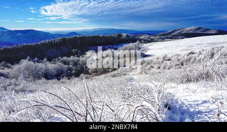 Spectacular view at Max Patch, North Carolina and Tennessee. Asheville ...
