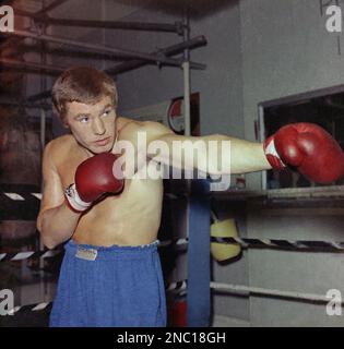 Heavyweight boxer Billy Walker in his training quarters at Blue House ...