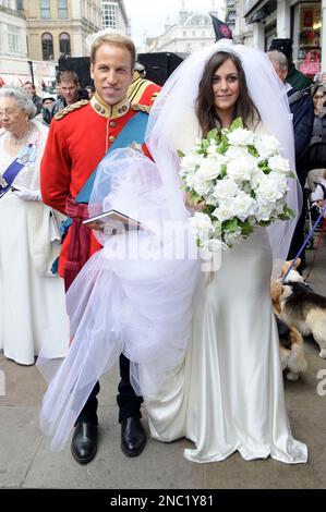 Impersonators Simon Watkinson as Prince William, centre left, and Jodie ...
