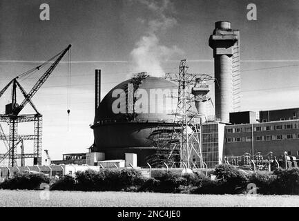 windscale gas cooled reactor at Sellafield nuclear fuel reprocessing ...