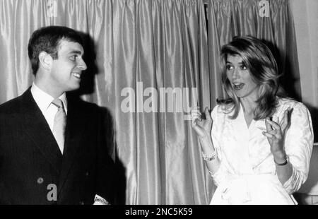 Tv presenter selina scott with bbc breakfast time team francis wilson ...