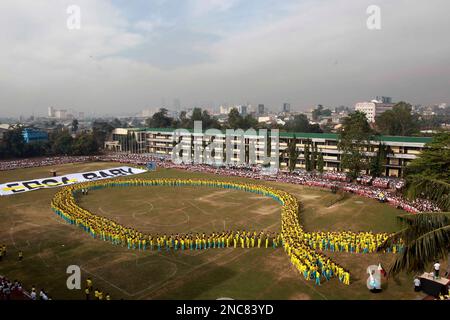 Hudreds of high school students from Rizal National High School form a ...