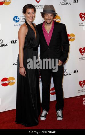 Jason Mraz and Tristan Prettyman 2011 MusiCares Person of the Year ...