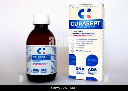 CURASEPT Intensive Treatment Mouthwash with chlorhexidine to protect ...