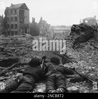 British PIAT anti tank projector. (Projector, infantry, anti, tank ...