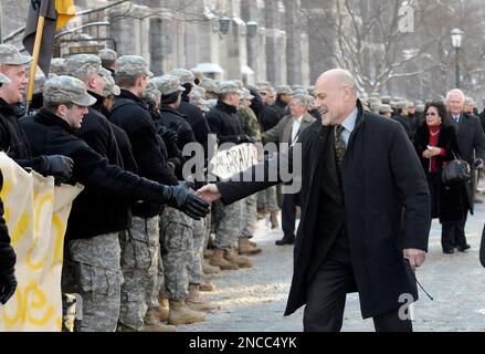 Barry Rosen, a former U.S. hostage taken in Iran in 1979, talks with ...
