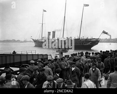 "Victoria And Albert" - Royal Yacht - Merchant Shipping. May 03, 1943 Stock Photo - Alamy