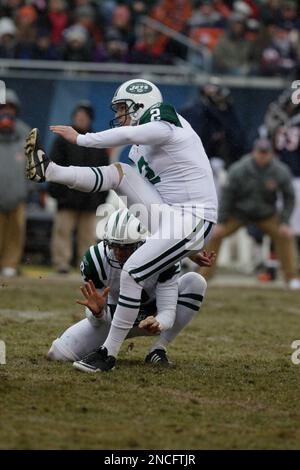 New York Jets placekicker Nick Folk (2) kicks a field goal against the ...