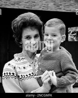 Mrs. Sue Borman, wife of Col. Frank Borman, Apollo 8 commander, and the ...