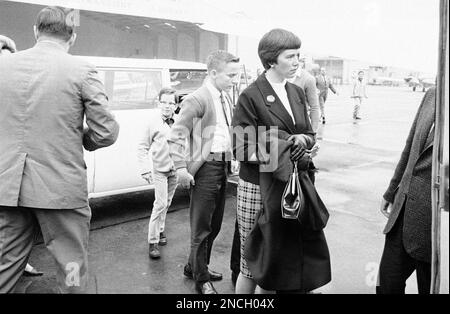 Janet Armstrong, wife of Neil Armstrong, command pilot of Gemini 8 ...