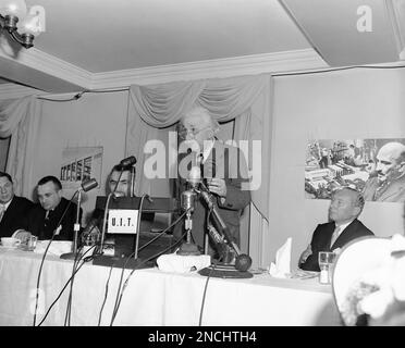 Albert Einstein speaking Stock Photo - Alamy