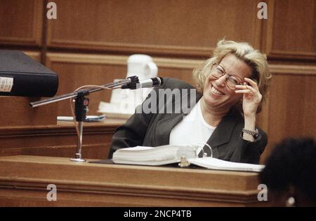 Bette Midler Film: For The Boys (1991) Characters: Dixie Leonard ...