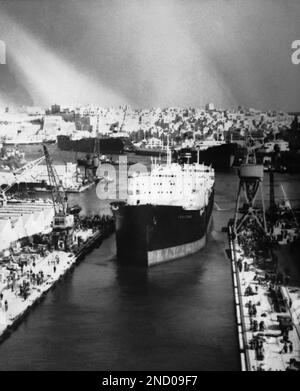 Ship in Malta Drydocks Stock Photo - Alamy