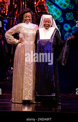 SISTER ACT, from left: Maggie Smith, Whoopi Goldberg, 1992. ph: Suzanne ...