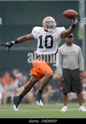 Cleveland Browns wide receiver Syndric Steptoe (12) congratulates ...