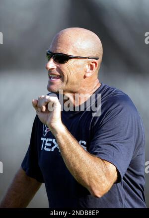 Houston Texans defensive line coach Bill Kollar during a NFL football ...