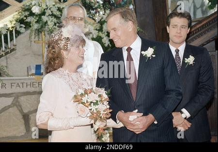 KATHARINE ROSS, CHARLTON HESTON, THE COLBYS, 1985 Stock Photo - Alamy
