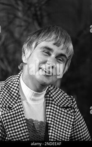 Dr. Pat Smith at Kontum March 6, 1968 whose hospital was tacked March 4 ...