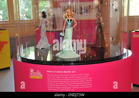 Barbie Collector celebrates the 30th anniversary of their Dolls of the ...