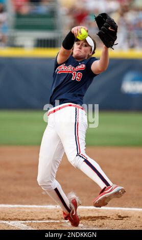 Arizona's Kenzie Fowler pitches against Tennessee in the second inning ...