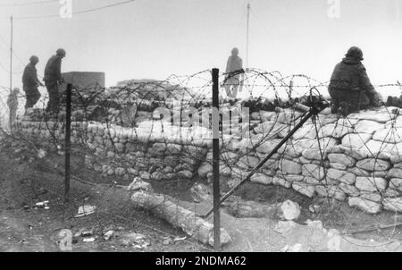 trenches with barbed wire and sandbags world war one Stock Photo - Alamy