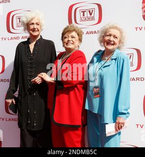 THE GOLDEN GIRLS, (from left): Bea Arthur, Marian Mercer, 'Sisters and ...