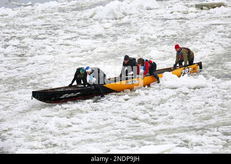 Quebec, Canada - February 5, 2023 : This is the Quebec Ice Canoe Race ...