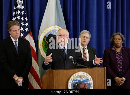 Minerals Management Service offshore resource officials Thomas ...