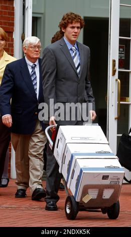 David Kernell leaves the Federal Courthouse with his mother, Lt. Col ...