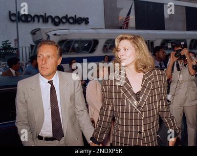 Actress Faye Dunaway is shown with an unidentified escort on her way in ...