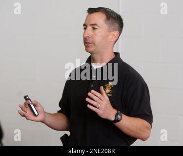 FBI Special Agent Bomb Technician James Elliott instructs Air Force and ...