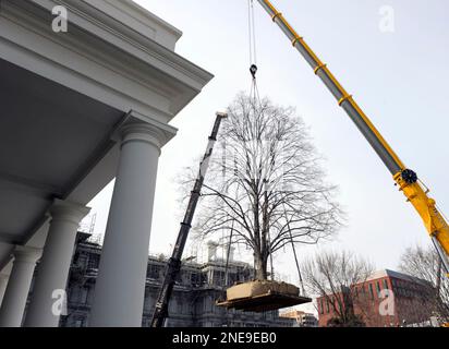 White House West Wing construction, 1934. FDR engaged an architect ...
