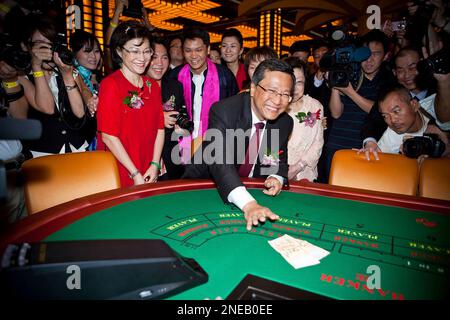Chairman of Resorts World Sentosa and the Genting Group, Tan Sri Lim ...