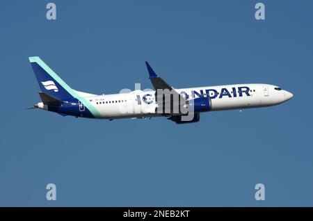 TF-ICA Icelandair Boeing 737-9 MAX am Flughafen Kopenhagen-Kastrup, CPH ...