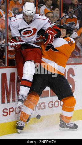 Philadelphia Flyers' Arron Asham, right, scores a goal past Montreal ...
