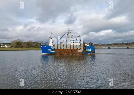 Scallop trawler fishing boat Kingfisher leaves the harbour at ...