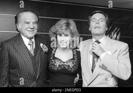 HART TO HART (TV) LIONEL STANDER, STEFANIE POWERS, ROBERT WAGNER HTHT ...