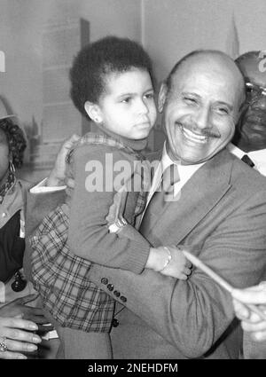 Manhattan Borough President Percy Sutton announces his candidacy for ...