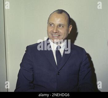 Manhattan Borough President Percy Sutton announces his candidacy for ...