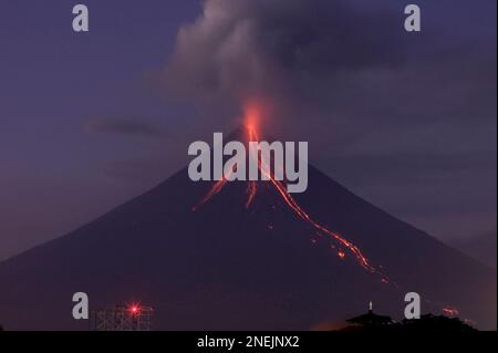 Mayon Volcano at dusk, Legazpi City, Albay Province, Philippines Stock ...