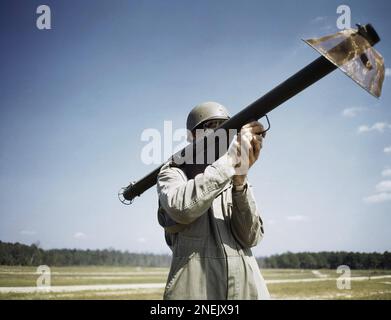 Demonstration of how to lock the bazooka at Fort Benning, Georgia in ...
