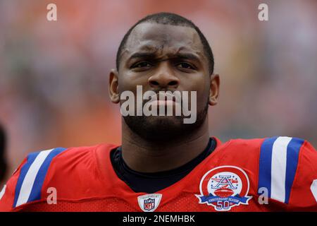 New England Patriots linebacker Adalius Thomas (96) stretches stretches ...