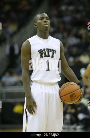 Pittsburgh's Travon Woodall during the second half of an NCAA college ...