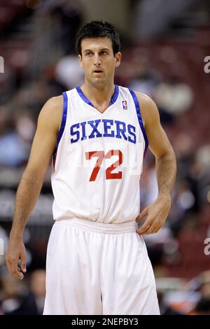 Philadelphia 76ers Jason Kapono during an NBA basketball game against the New Jersey Nets Friday Nov. 6 2009 in Philadelphia. AP Photo Matt Slocum Stock Photo Alamy