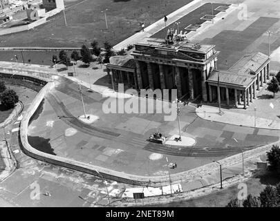 Building the Berlin Wall, dividing East and West Berlin, Germany 1961 ...