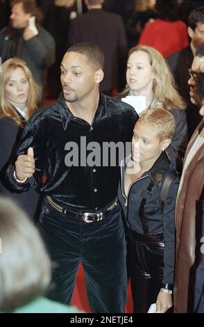 Eddie Murphy Film: Metro (1997) Characters: Insp. Scott Roper Director ...