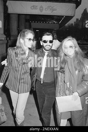 CAVEMAN (1981) BARBARA BACH, RINGO STARR CVMN 001 Stock Photo - Alamy