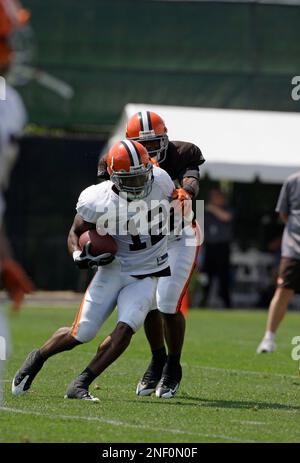 Cleveland Browns wide receiver Syndric Steptoe (12) congratulates ...
