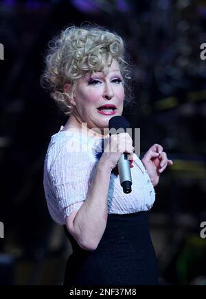 Bette Midler sings during the 100th performance of "The Showgirl Must ...