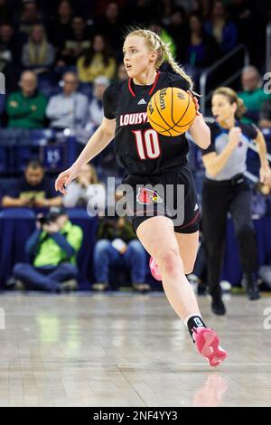 Louisville guard Hailey Van Lith (10) plays against Kentucky during an ...